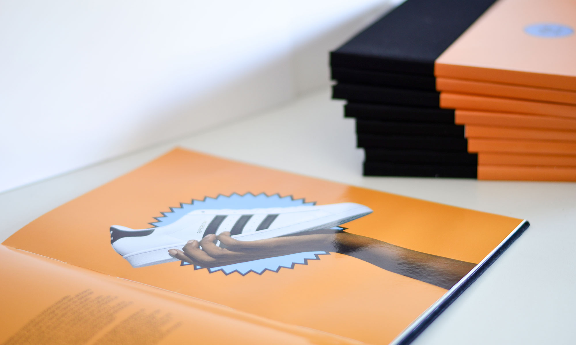 Desarrollo editorial Adidas - Branding emocional y diseño estratégico ...